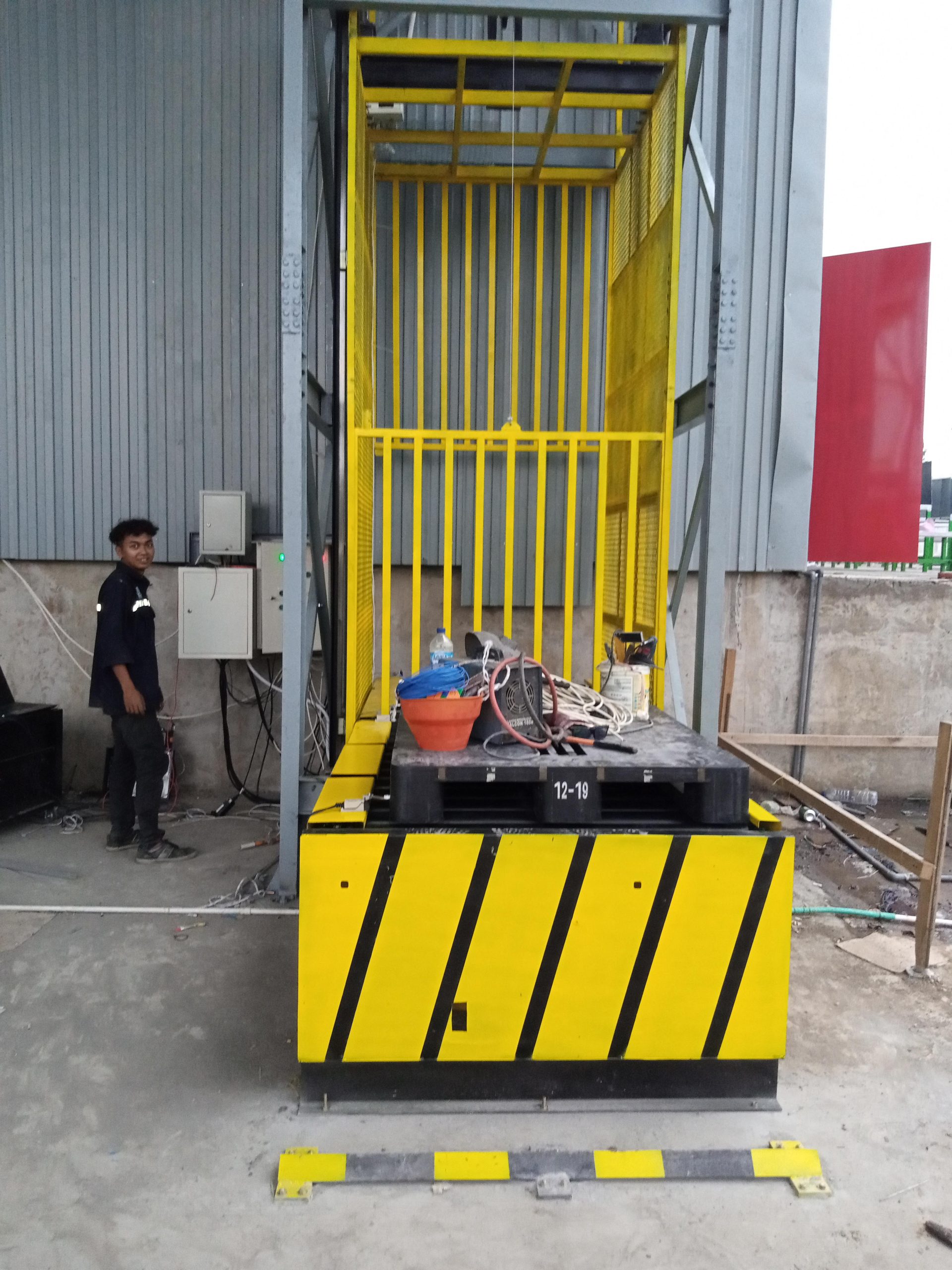 GALERI - PORTOFOLIO LIFT BARANG CV KIYATAMA ENGIEERING - KIYATAMA ...